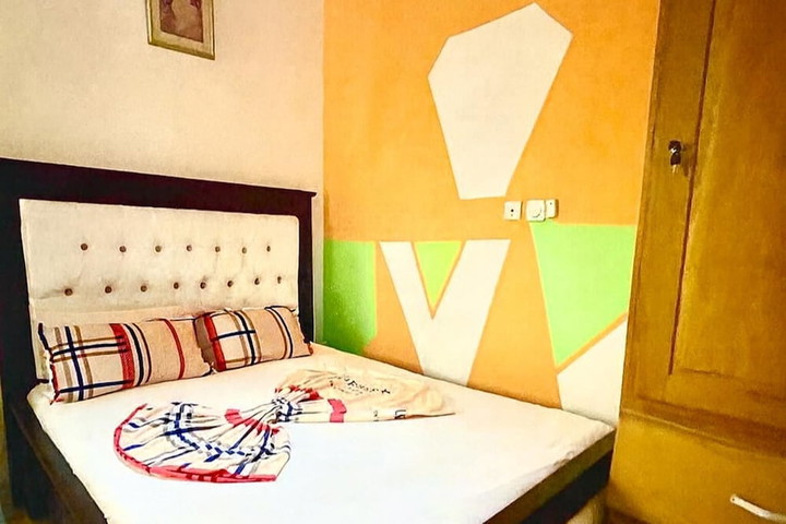 1 Bed Studio Sleeps 2 - Canal View, Parking, Wifi - Douala