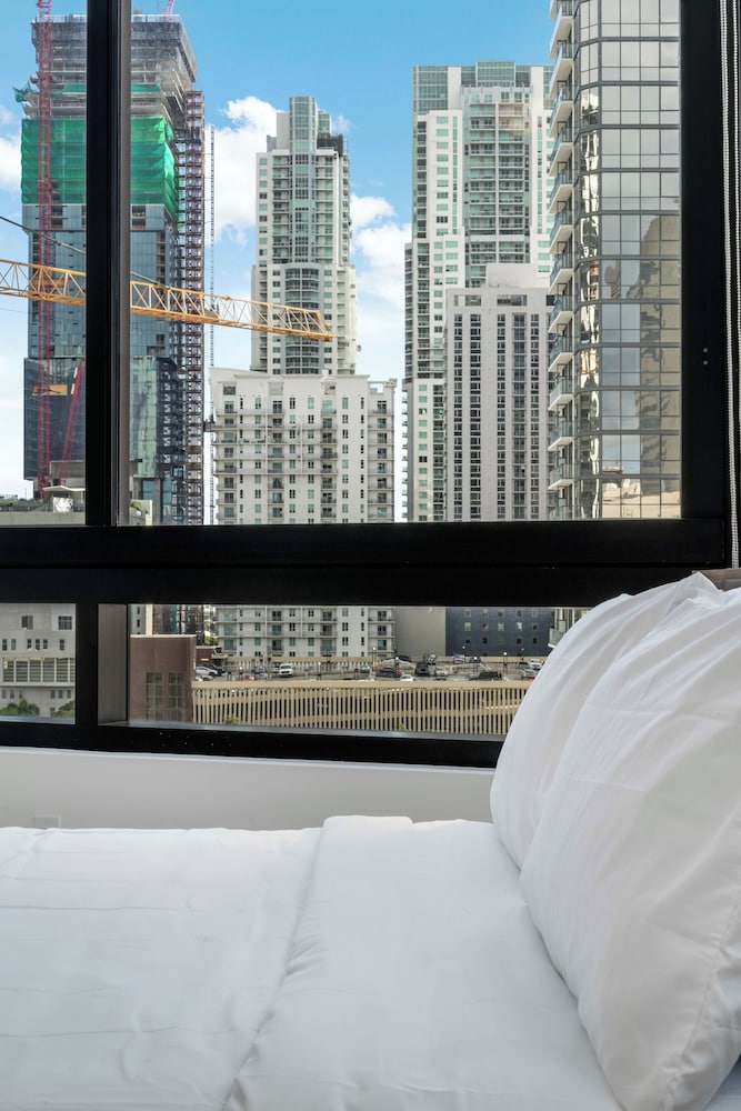 Downtown Edit-resort Style Stay With Lux Amenities - Miami Beach