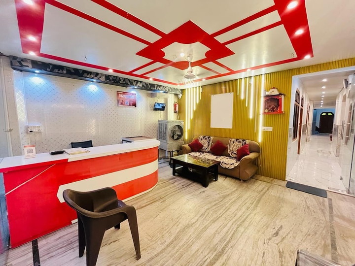 Roomshala Shreeji Palace - Ayodhya