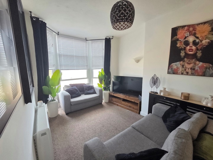1 Bedroom Beach View Apartment Sleeps 4 - Rhyl
