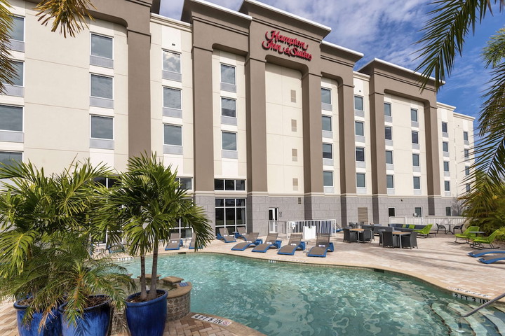 Hampton Inn & Suites Fort Myers - Colonial Blvd - Fort Myers, FL