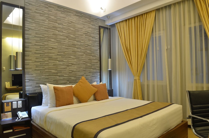 D' Hotel And Suites - Dipólog