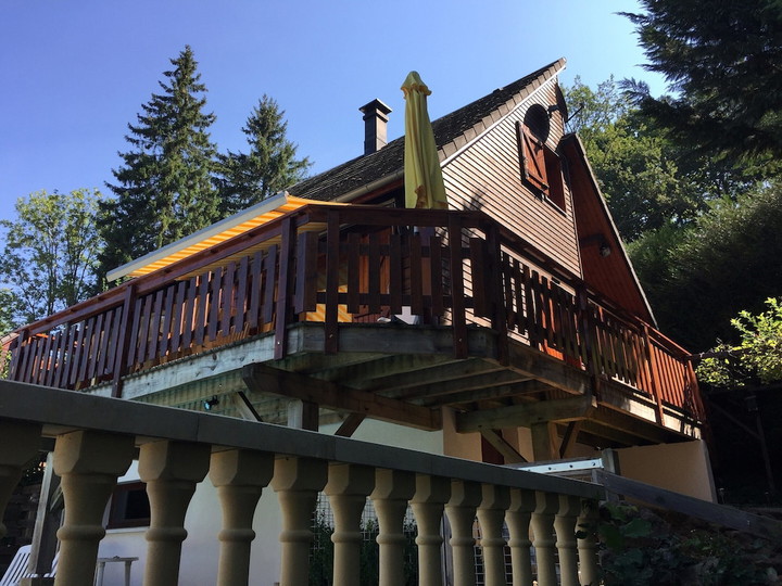 Poolside Bliss Near Lake - Cantal