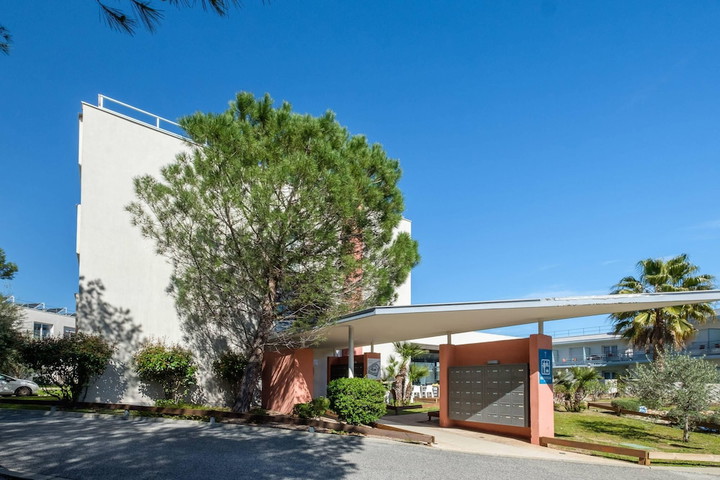 Comfort Aparthotel Antibes Le Maestria - Antibes