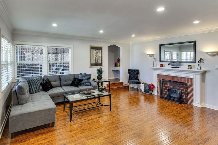 Walk To Metro! Historic View Park Home W/ Patio - Los Angeles