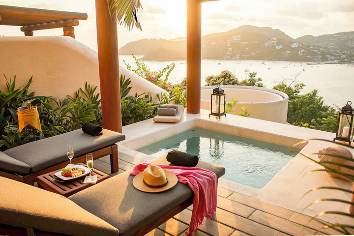 Tentaciones Hotel & Lounge Pool - Adults Only - Zihuatanejo