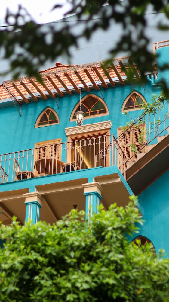 Beit Toureef - Home - Beirut