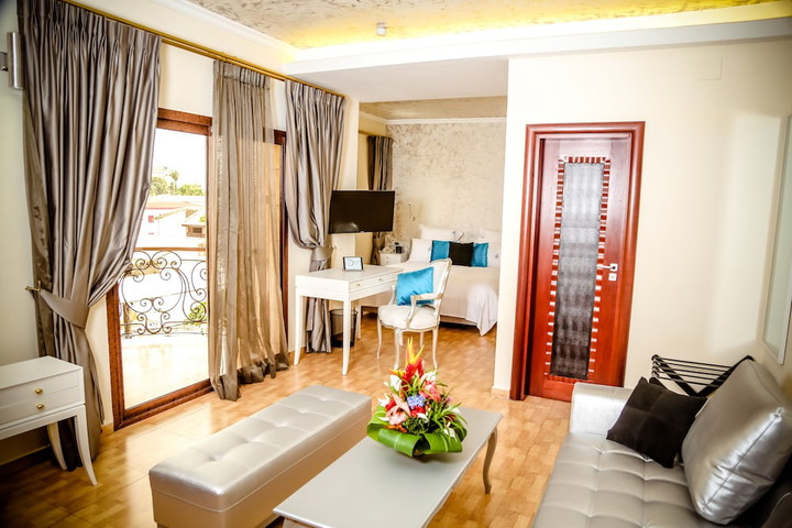 Particular Destiny Suites - Douala