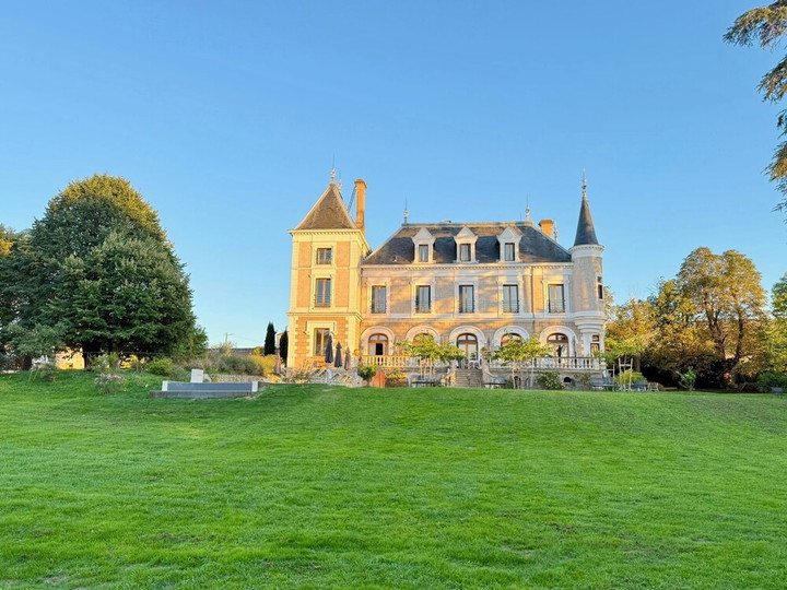 Eclosion Château Hôtel & Restaurant - Rhône-Alpes