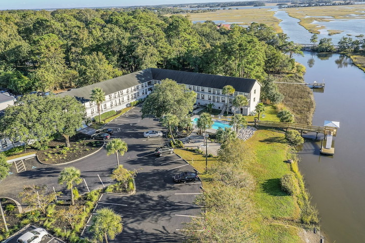 Charleston Creekside Inn -