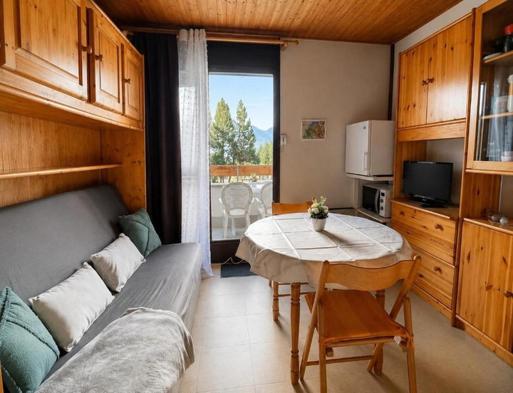 Alpine Ski Apartment In Tignes For 4 - Morillon