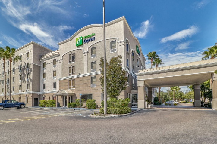 Holiday Inn Express Hotel & Suites Clearwater/us 19 N By Ihg - Clearwater, FL