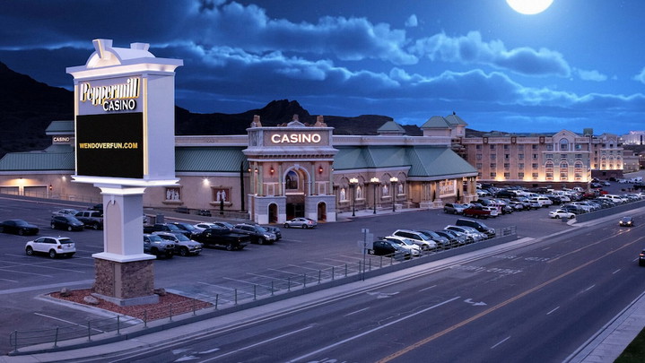 Peppermill Hotel Casino In W Wendover, Nevada - Nevada