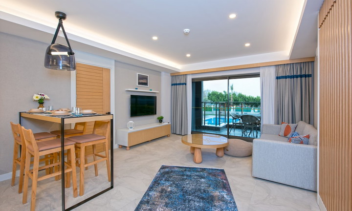 A Suite Side - Side
