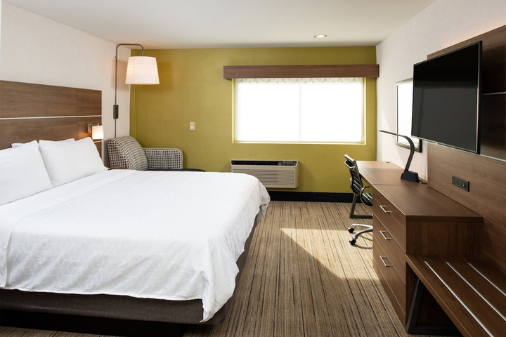 Holiday Inn Express & Suites Los Angeles Downtown West By Ihg - Pasadena, CA
