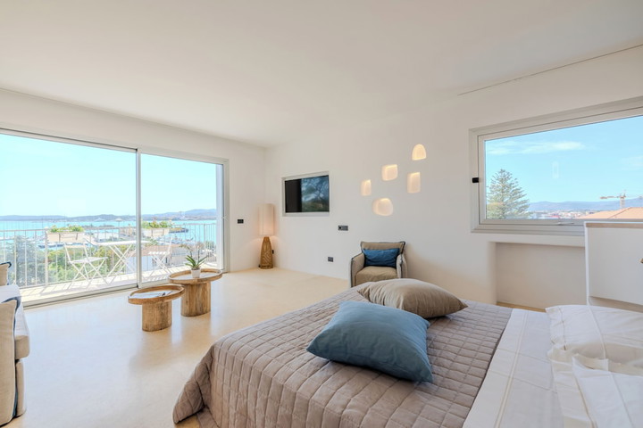 Antares Rooms And Suites - Olbia