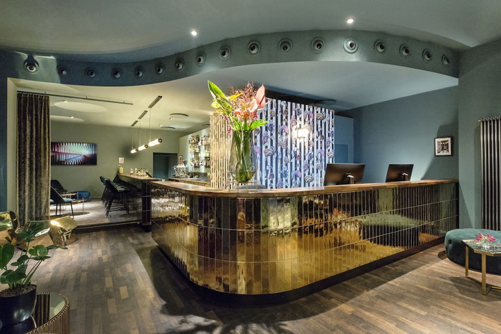 Manhattan Hotel - Frankfurt