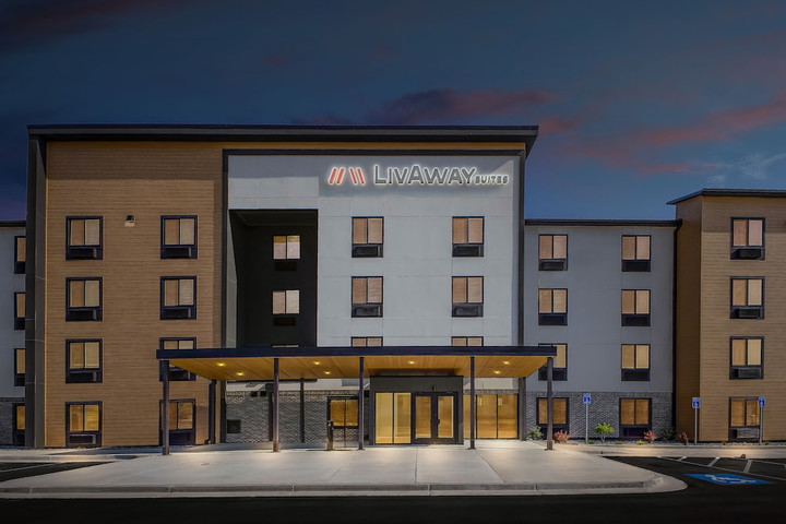 Livaway Suites Portland-scarborough - Scarborough, ME
