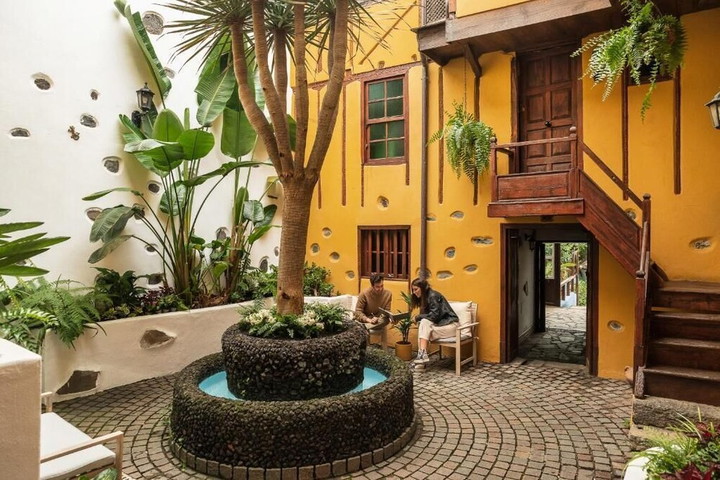 Tulia Guesthouse & Coworking - Canary Islands