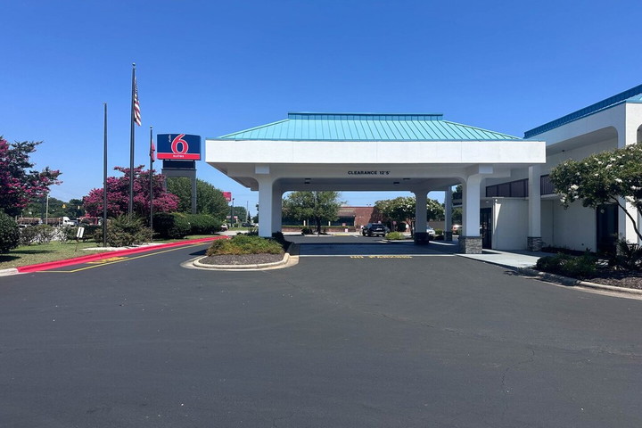 2 Full Beds  Non-smoking Kitchen - North Carolina