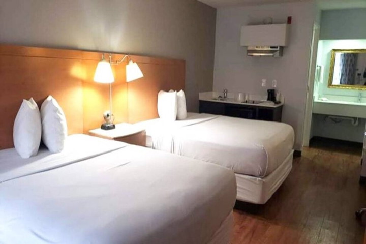 2 Queen Beds Suite Non-smoking Micfridge - Georgia, GA