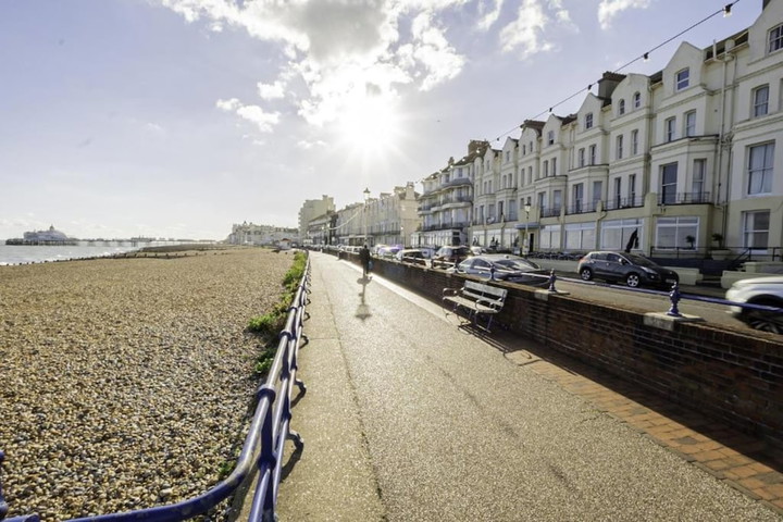 Standard Triple Room - Eastbourne