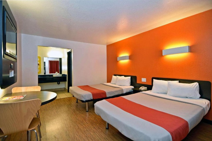 2 Full Beds  Smoking - Fairfield, CA