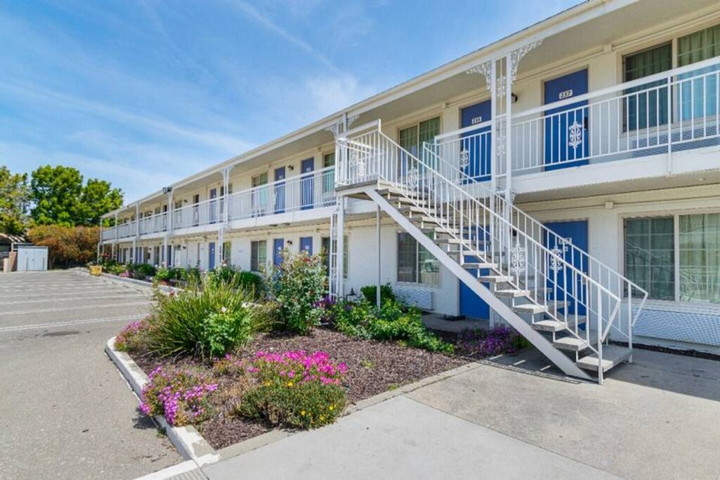1 King Bed Mobil Access Tub Nsmk Micfridg - Santa Maria, CA