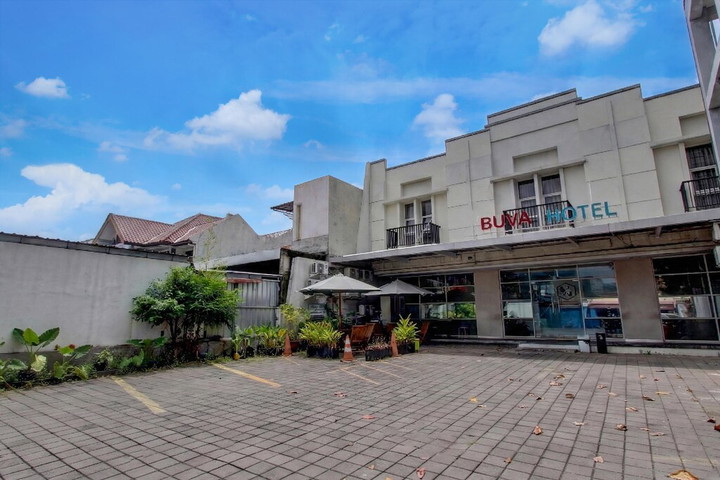 Stylish Deluxe Twin Escape W/ Free Wifi - Semarang