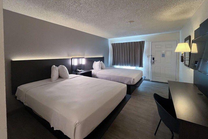 2 Full Beds  Non-smoking - Las Vegas, NV