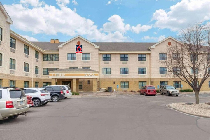 2 Full Beds | Non-smoking, Kitchen - Bloomington, MN