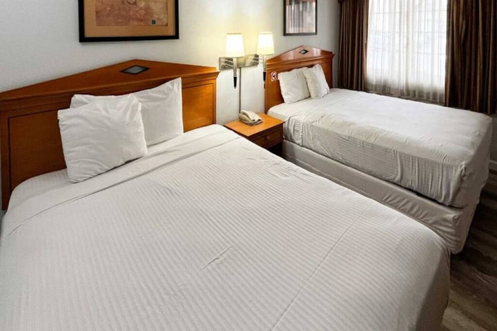 2 Queen Beds  Non-smoking - Tiburon