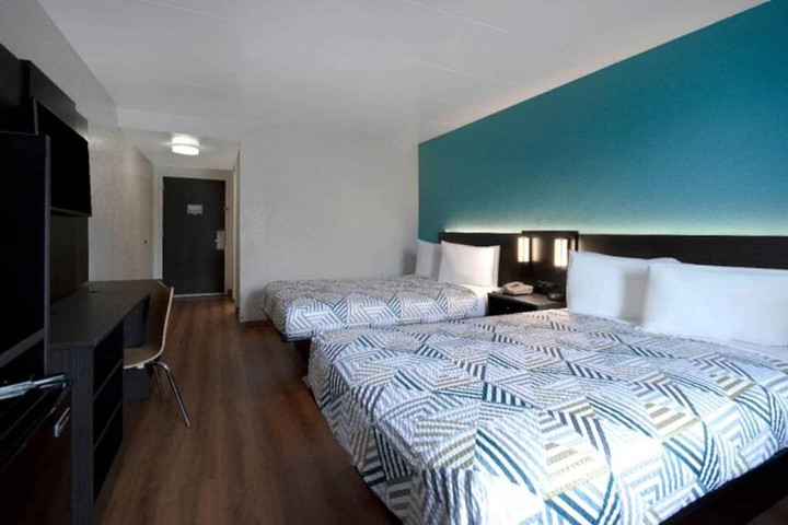 2 Full Beds  Micfridge - Merrillville, IN