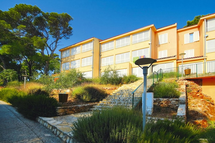 Apartments Fontana Resort Jelsa- Deluxe One Bedroom Apartment Suite 2&2 - 68 Qm 4 Pers - Hvar