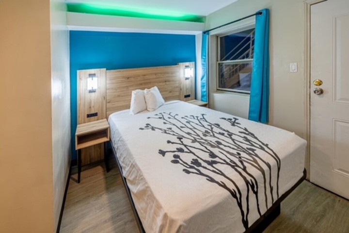 Queen Bed Non-smoking - アーリントン, TX