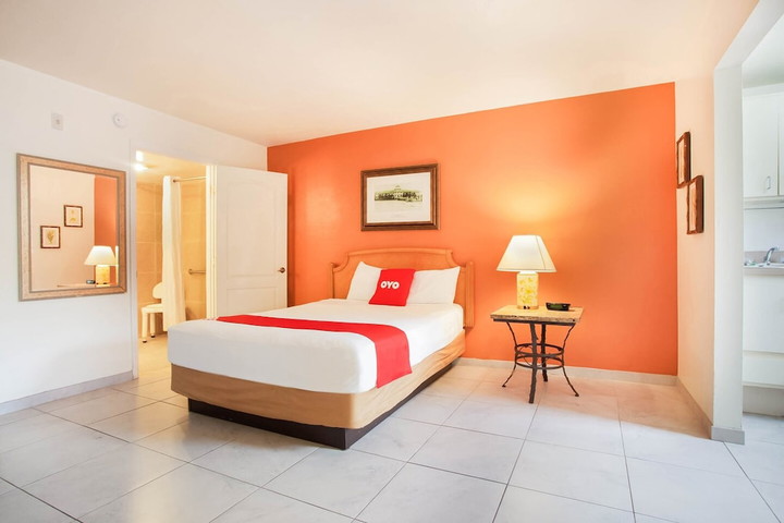 Premium King Bed - Cape Coral, FL