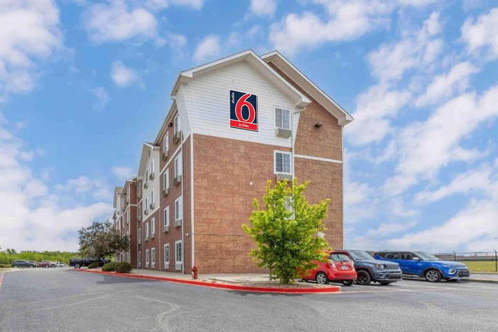 1 Full Bed | Non-smoking, Kitchen - Norman, OK