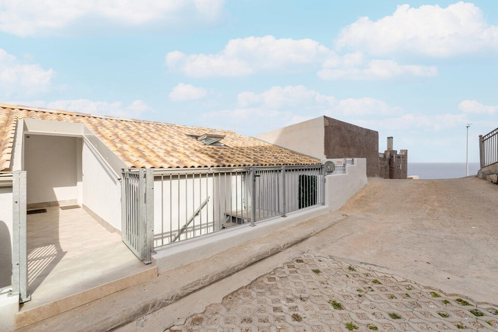 Mono Deledda 1 - Castelsardo