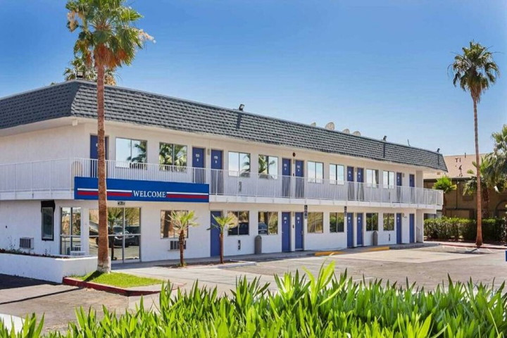 2 Full Beds  Non-smoking - Blythe, CA