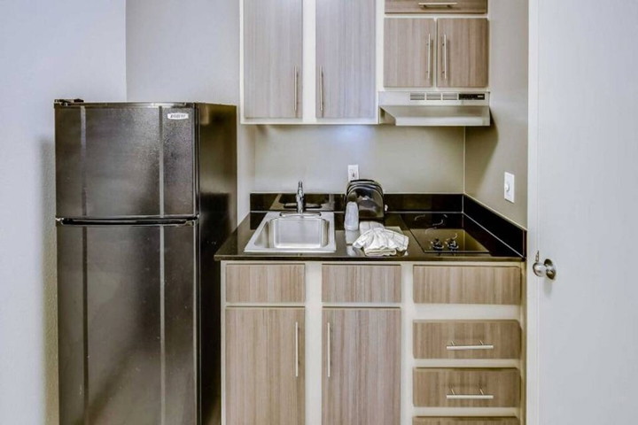 2 Full Beds  Non-smoking - League City, TX