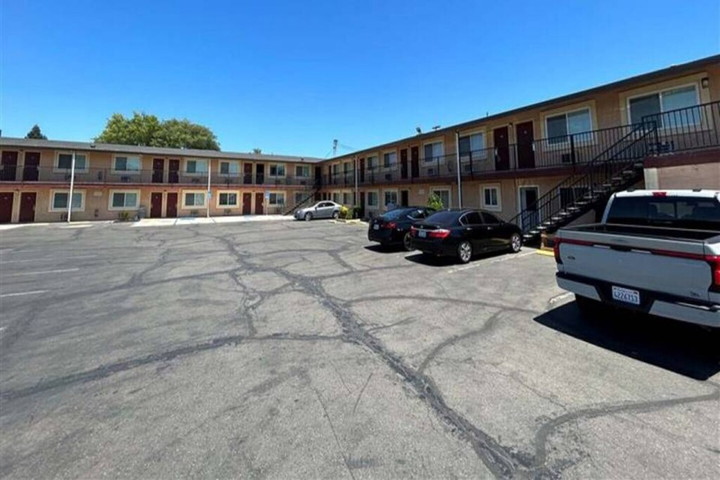 2 Queen Beds  Suite Non-smoking Micfridge - Yuba City, CA