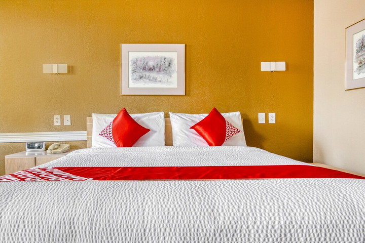 Queen Bed - Wichita Falls, TX