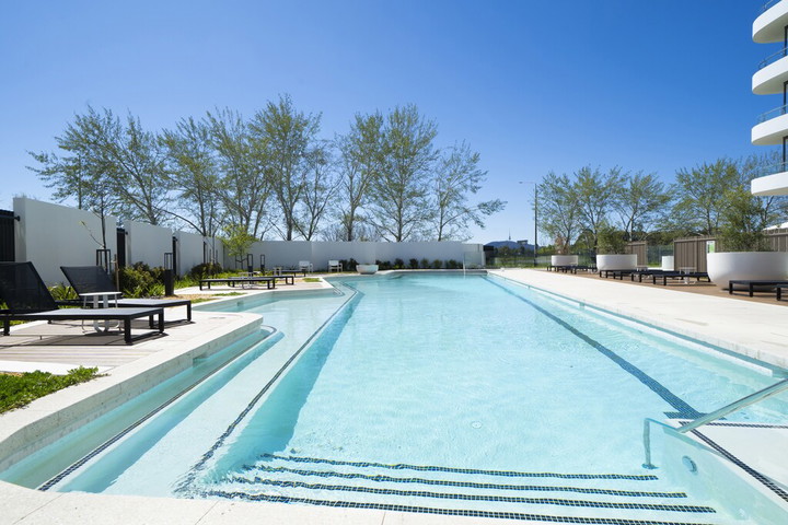 Modern 1-bed Apartment With Parking - Canberra