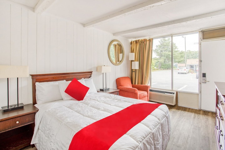 Queen Bed - High Point, NC
