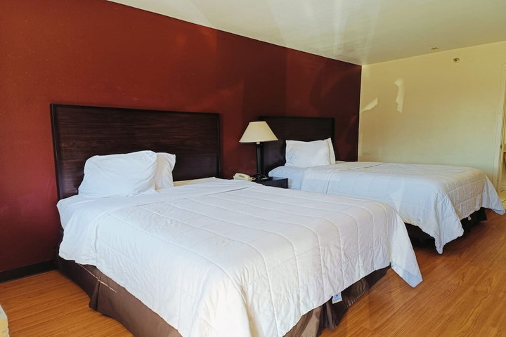 2 Queen Beds Non-smoking - Wichita Falls, TX