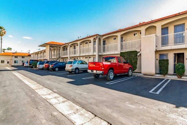 2 Queen Beds Non-smoking - Anaheim, CA