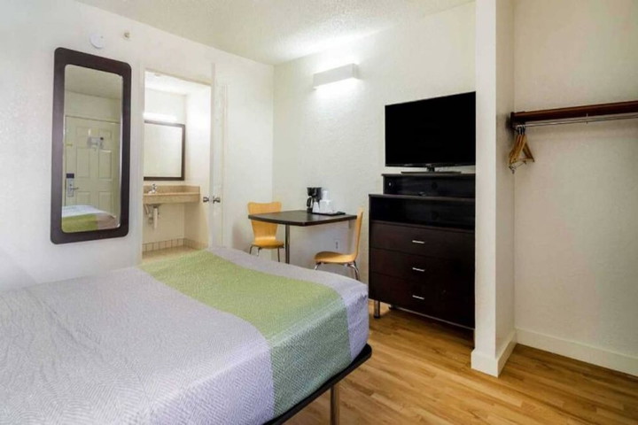 1 King Bed Non-smoking Kitchen - 플레이노