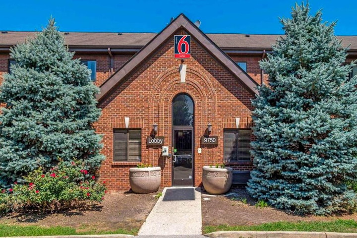2 Queen Beds | Non-smoking, Kitchen - Carmel, IN