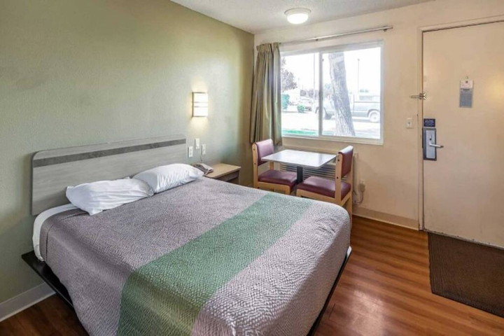 1 Queen Bed  Non-smoking - Lewiston
