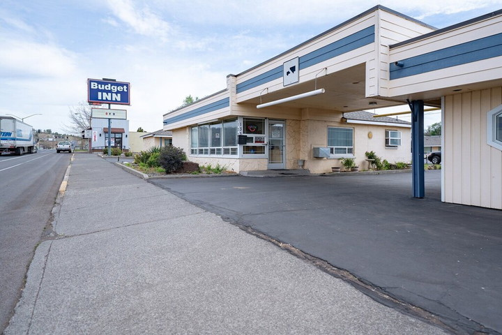 King Bed - Madras, OR